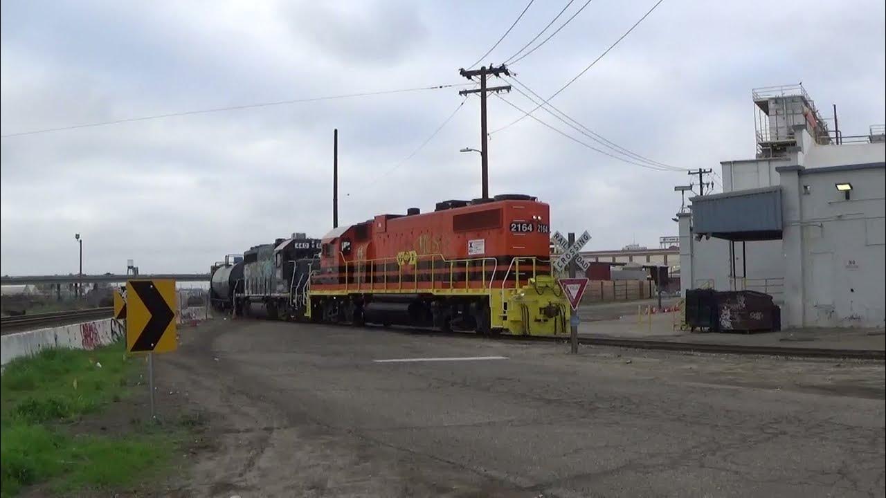 SJVR 440 and 2164 being put up for the night! - YouTube