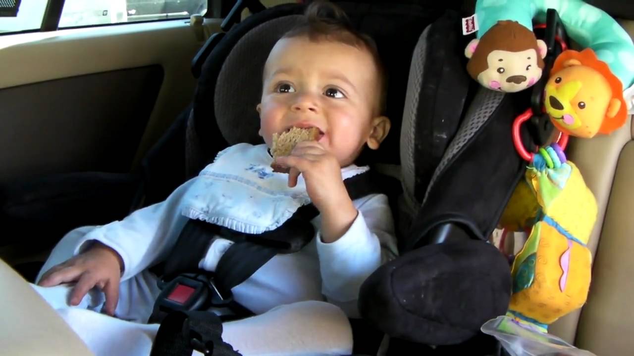 Jerzy Olszewski carseat dance - YouTube