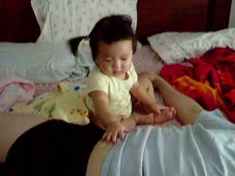 Jomae play dad's Belly Button - YouTube