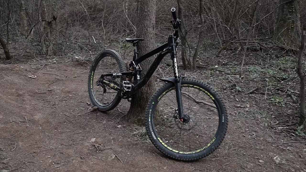 БАЙКЧЕК на Solid Strike Blackstar 2017 | Уникално Downhill Kолело - YouTube