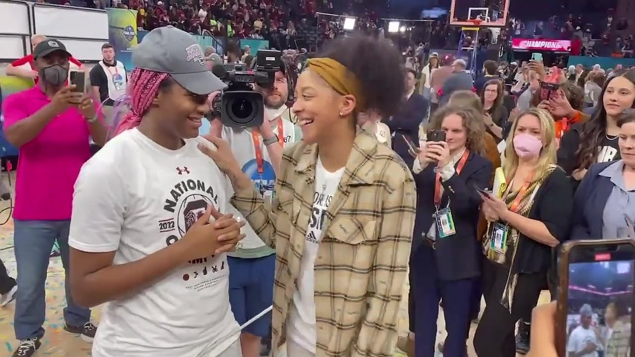 Aliyah Boston Yells To Her Idol Candace Parker "I LOVE YOU GIRL ...