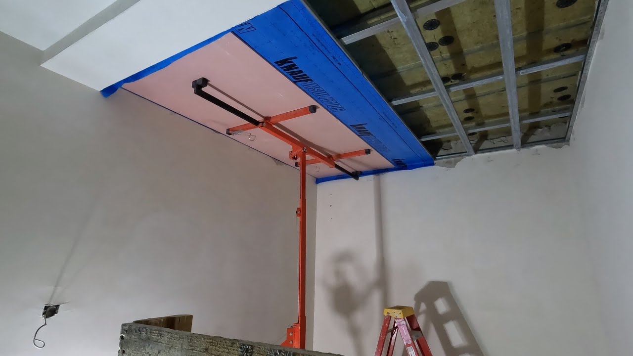 Tavan suspendat de rigips pe profil metalic . - YouTube