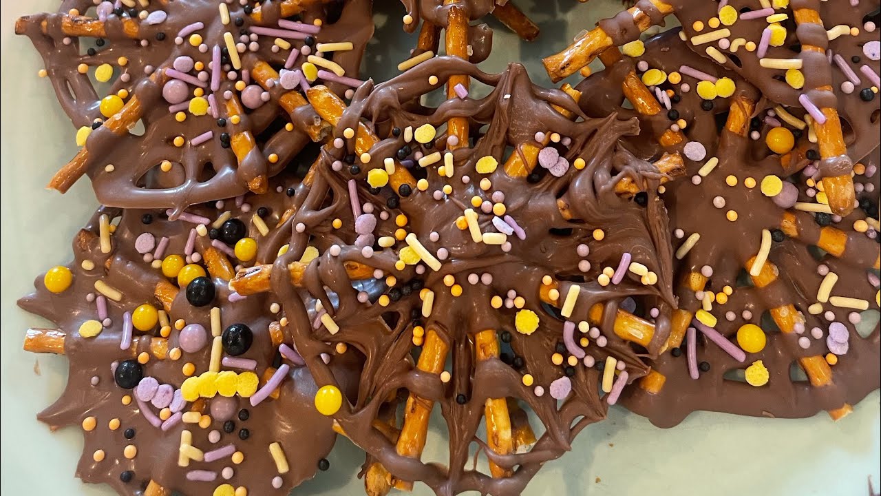 Jassi’s Groovy Foodies Halloween edition - Chocolate Pretzel Spider ...