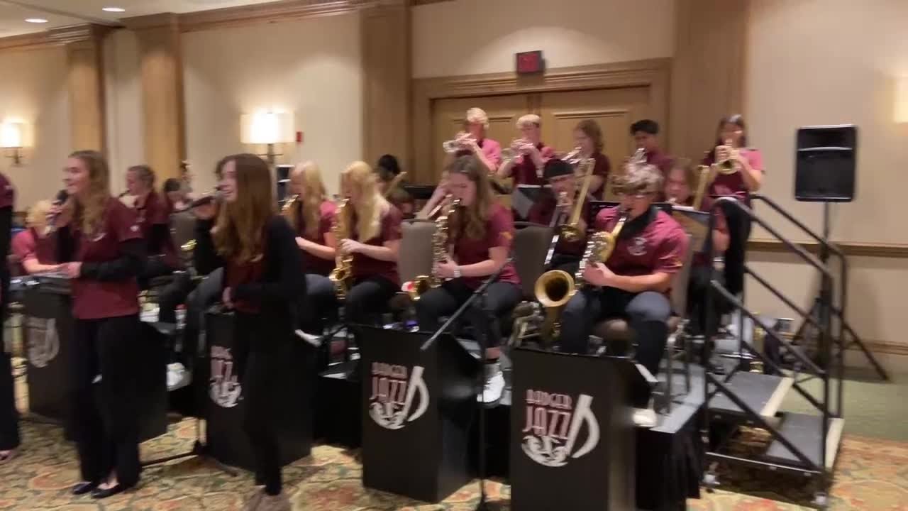Watch Badgers Jazz Band at the Grand Geneva’s Illumination Ceremony ...