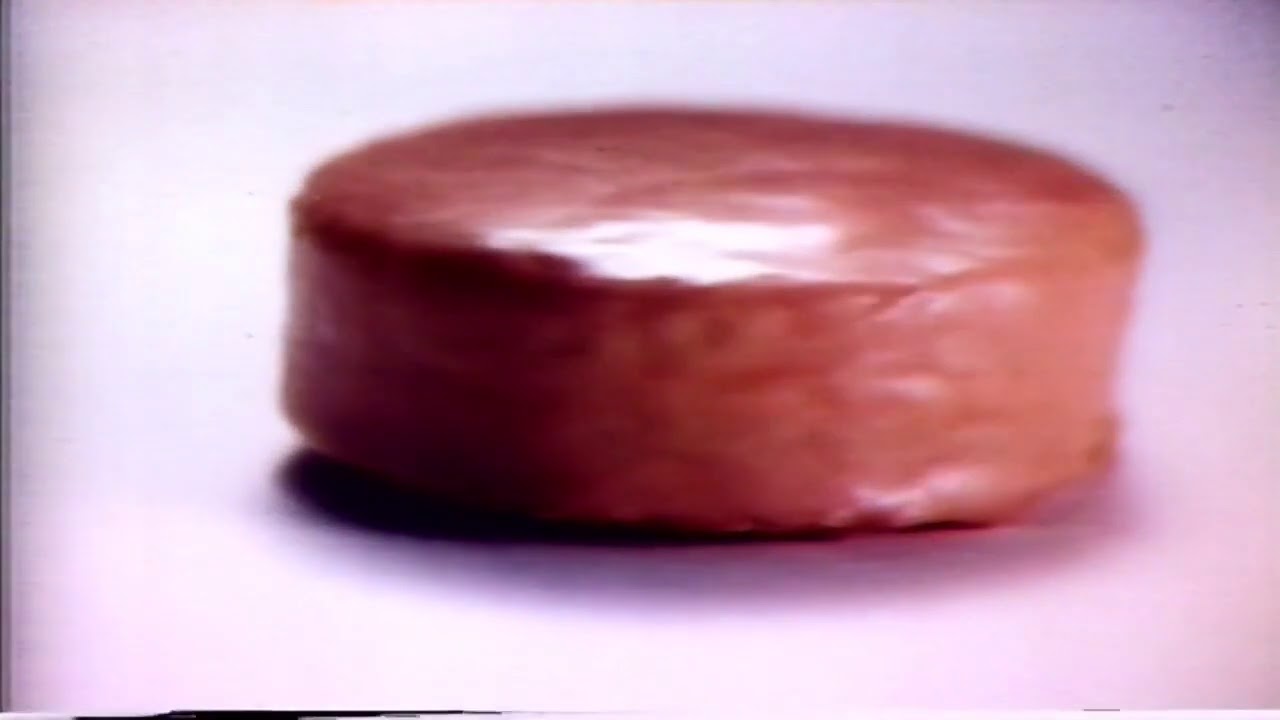 Dolly Madison peanut butter and jelly cupcakes commercial 1974 - YouTube