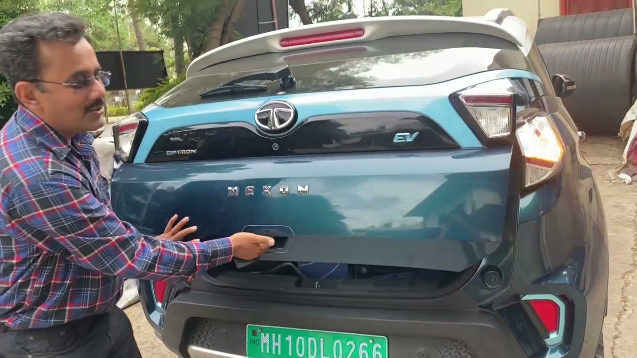 Nexon EV Boot Opening without Key Fob - YouTube