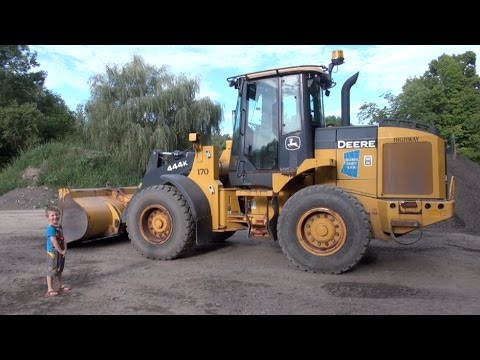 THE TRACTOR TRACKER - WHEEL LOADERS - YouTube