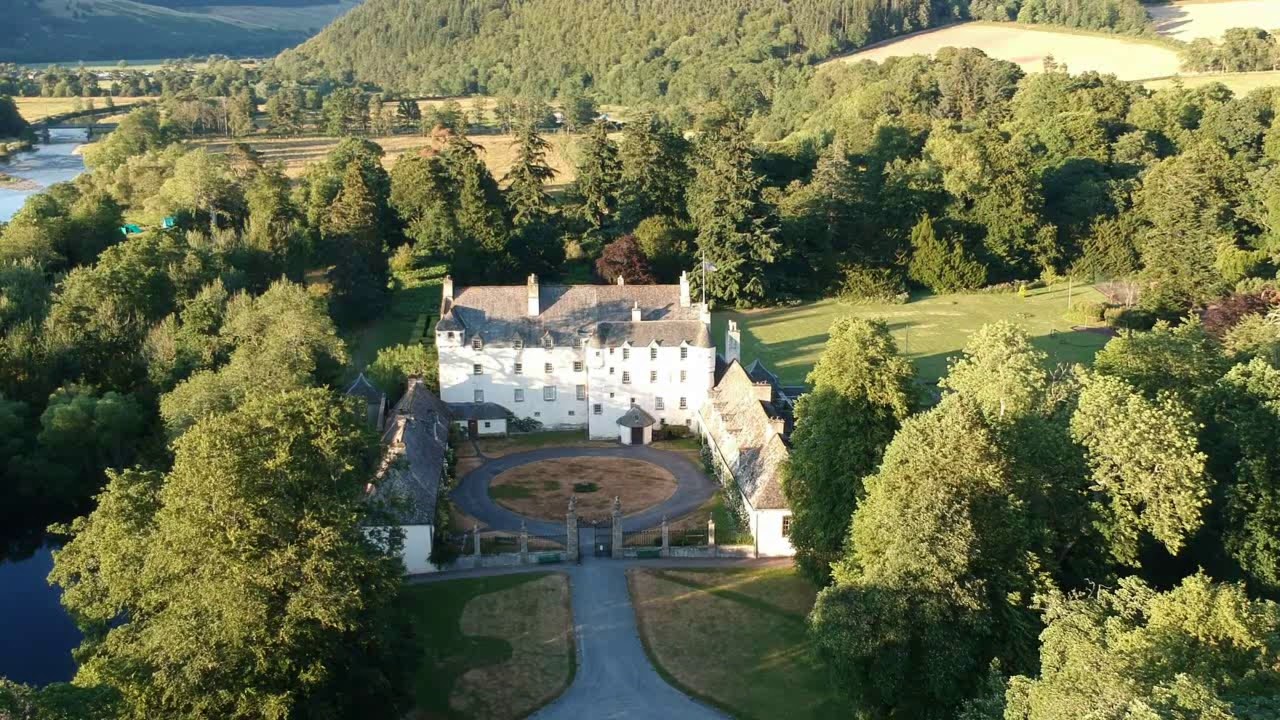 Traquair House - Scotland - YouTube