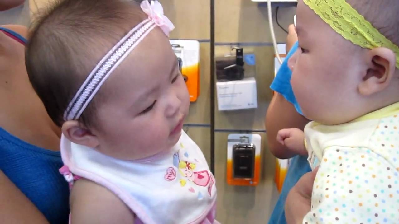 How babies communicate - YouTube