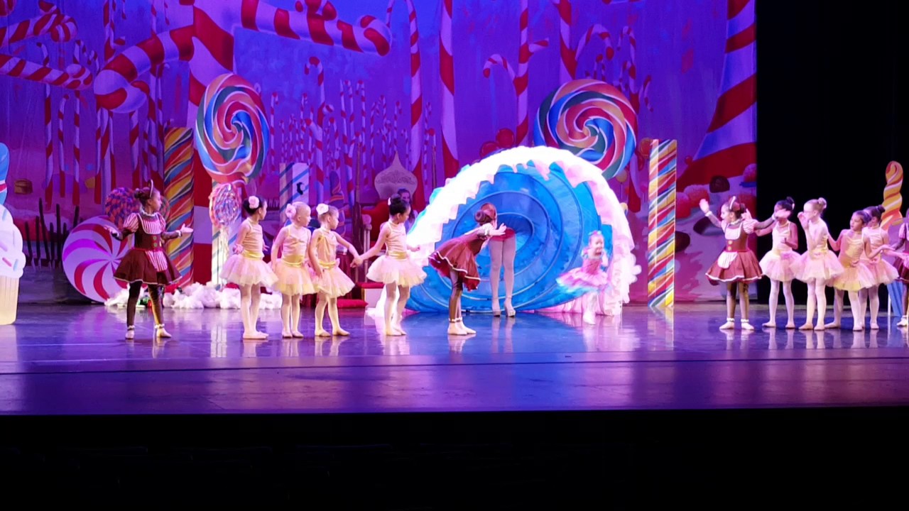 2016 MCB Mother Ginger (Dress Rehearsal) - 1 - YouTube
