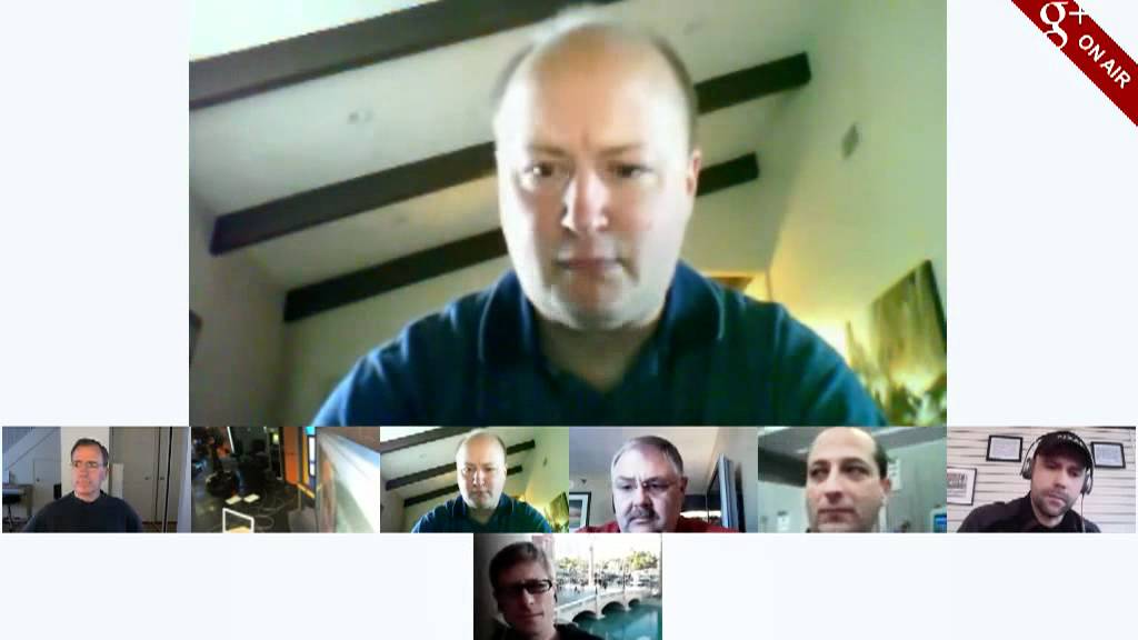 Mike Elgan's Flying Circle: Opinionated CES Attendees! - YouTube