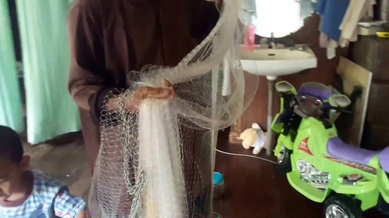 Teknik menebar jala oleh pembuat jala ikan/udang - YouTube