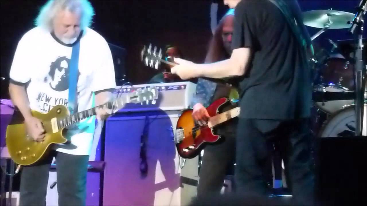 Neil Young & Crazy Horse-Rick Rosas "Down By The River" @ Dresden ...