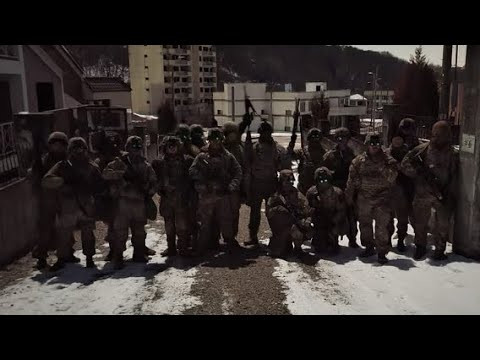 (TRAINING) U.S Army Cavalry Scouts conduct Room Clearing in Battle ...