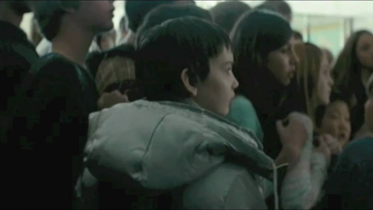 Let Me In Movie Stills 2010 Spoilers (basically whole movie in pictures ...