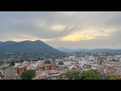 Sunset at the Castle of Onda, Spain - YouTube