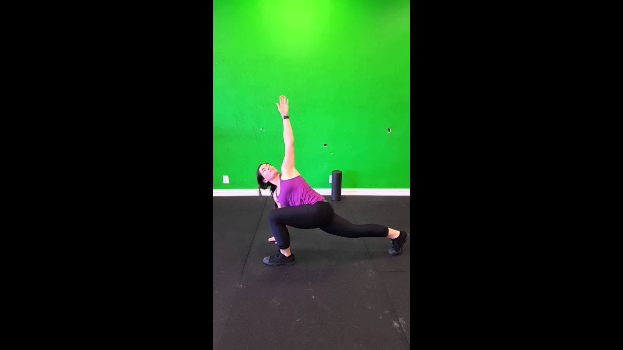Walking lunges w thoracic rotation - YouTube