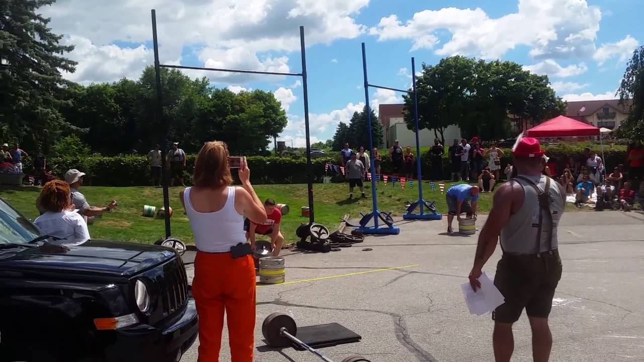 Keg Toss - 4th Annual Michigan Strongman 2016 Heavy Weight Novice - YouTube