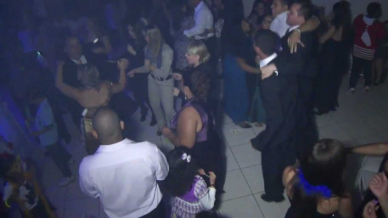 Extreme Celebration Agitando o Casamento no Salão Kazabella 2 - YouTube