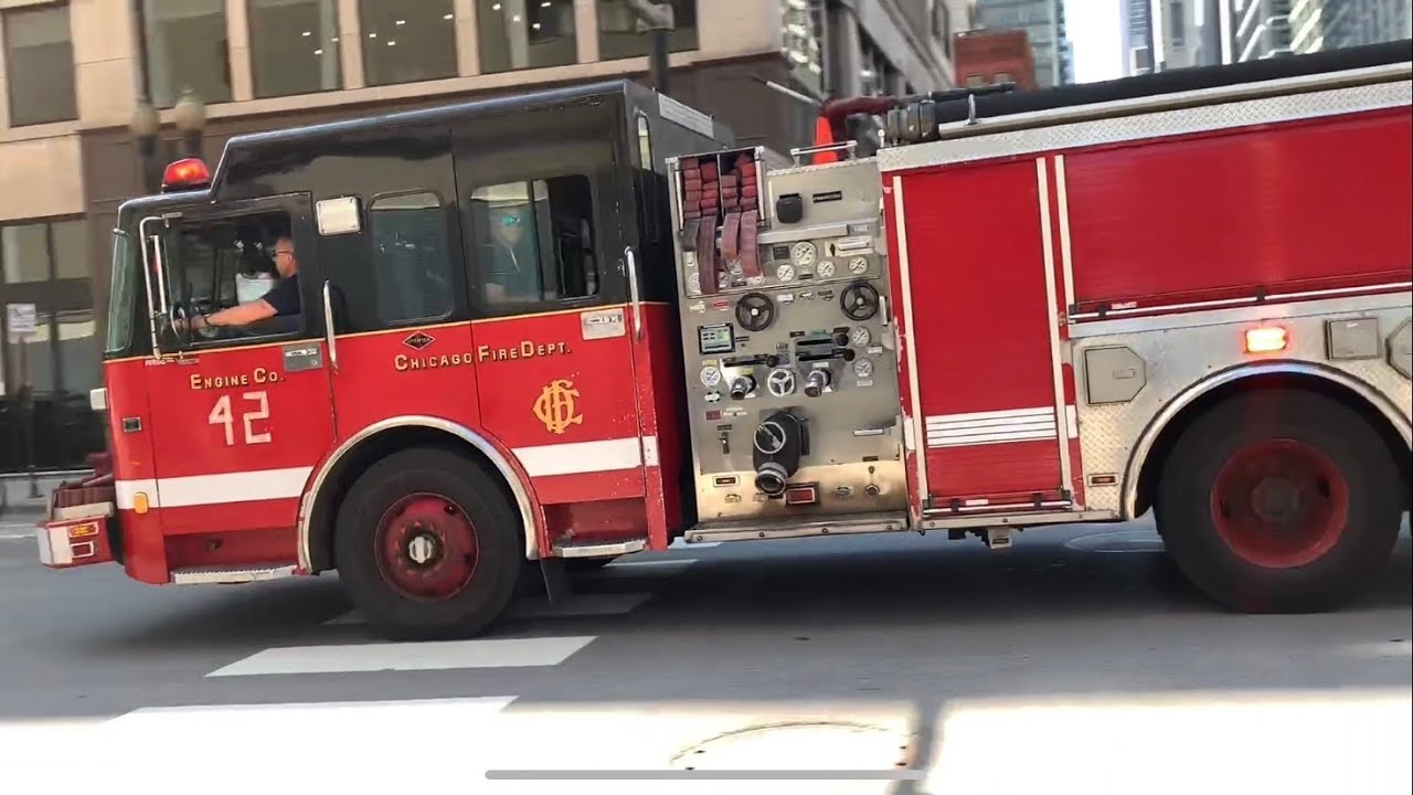 Chicago Fire Department Engine 42 Responding - YouTube