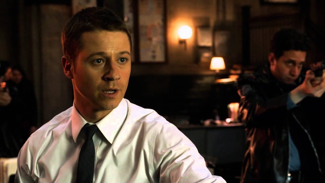 Season 1, Episode 105 Detective James Gordon - YouTube