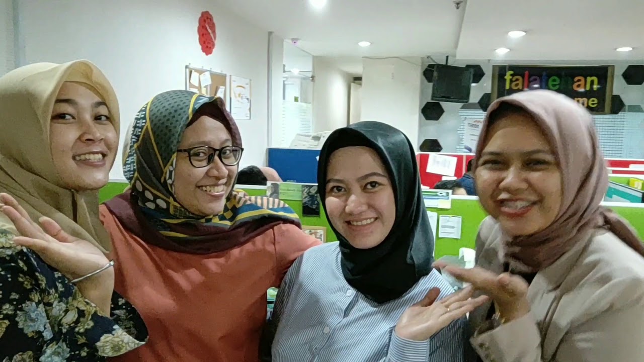 KADO PERPISAHAN TAK TERLUPAKAN UNTUK NINA SARAH... - YouTube