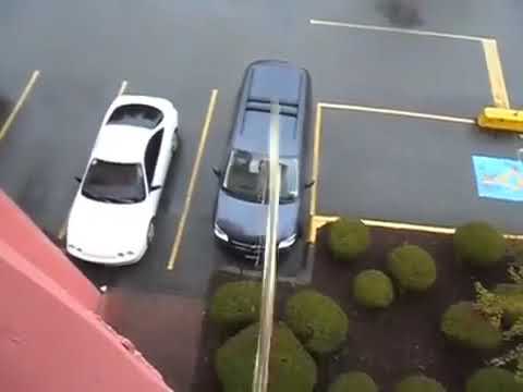look out here comes my piss lol (REUPLOAD)