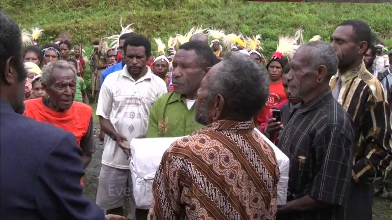 The Kimyal People of West Papua Celebrate the Arrival of God's Word ...