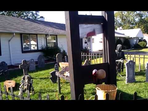 Guillotine Halloween prop - YouTube