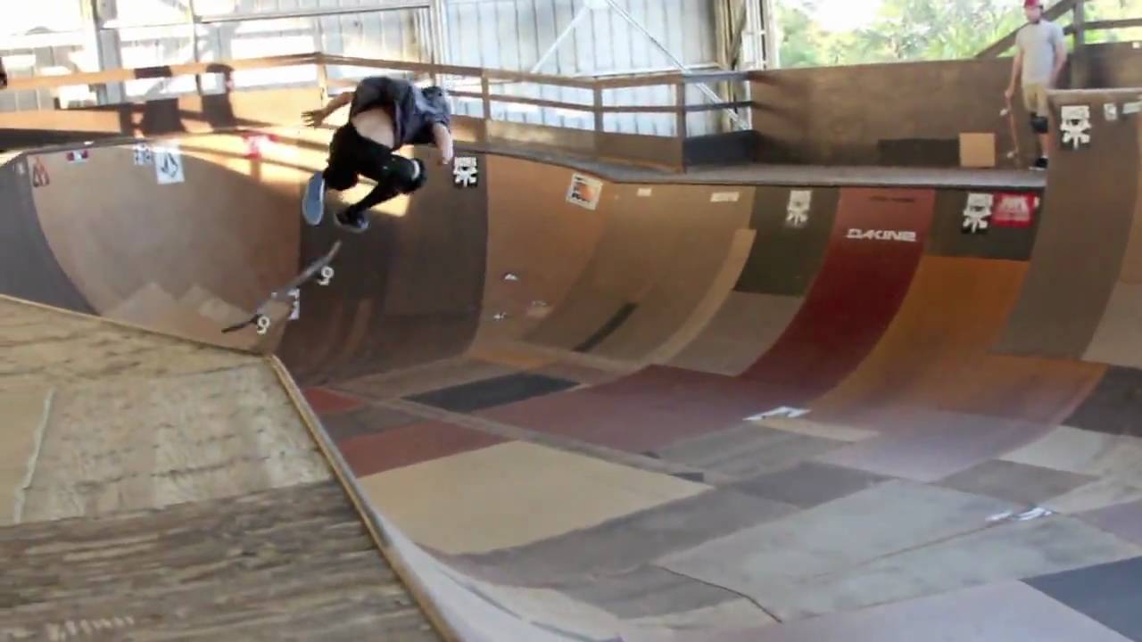 Hickam Skate Hangar Pool Session - YouTube