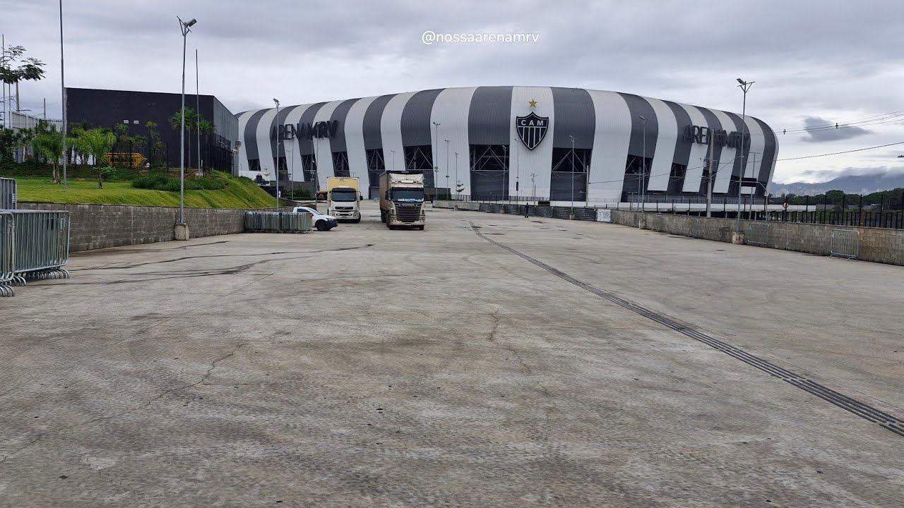 & AMIGOS FAZENDO A LIVE... AO VIVO. - YouTube