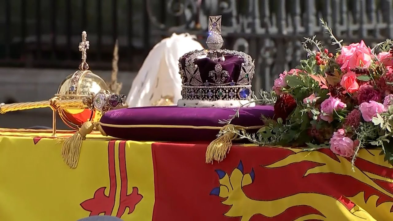 The London funeral procession for Queen Elizabeth II begins - YouTube