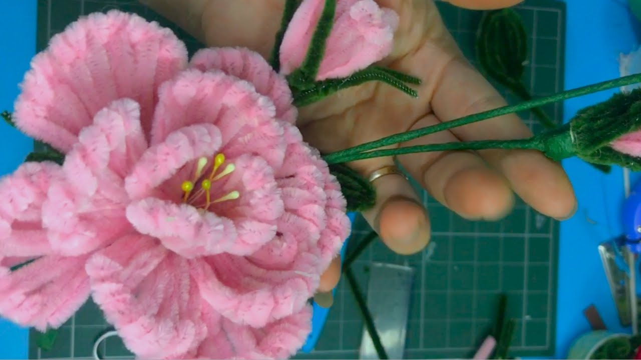 DIY Flower Craft | How to make Auspicious Flowers with pipe cleaner ...