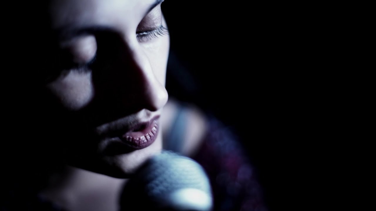 Charlotte Ly - I Miss (Acoustic Live Session) - YouTube