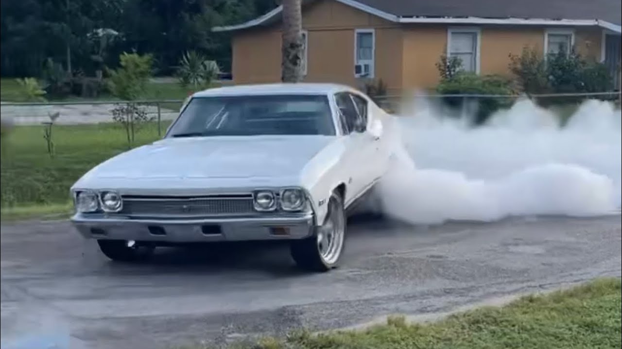 1968 Chevelle & lil burnout - YouTube