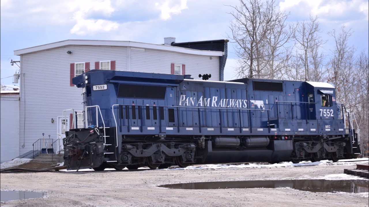 Pan Am #7552 running lite and then pushing Eimskip Containers into Ayer ...