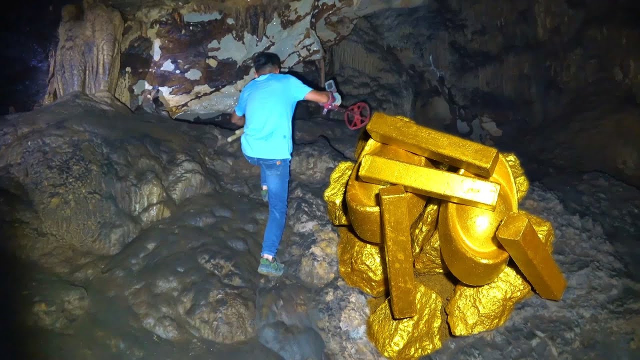 The boy's luck is too good, digging out a treasure buried for a hundred ...