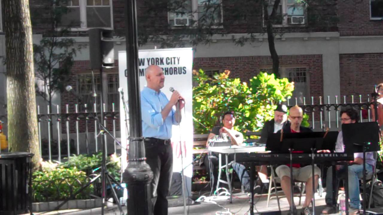 Bruce Stapleton sings "I Am What I Am" @ NYC GMC Sing-A-Thon 2012 - YouTube