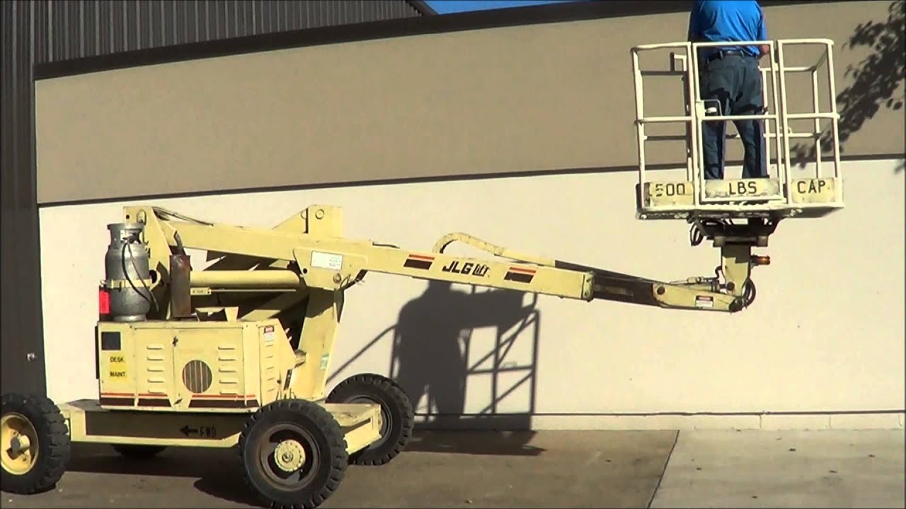 JLG 500 Lb. Capacity Model 33HA Man Lift FL2001 - YouTube