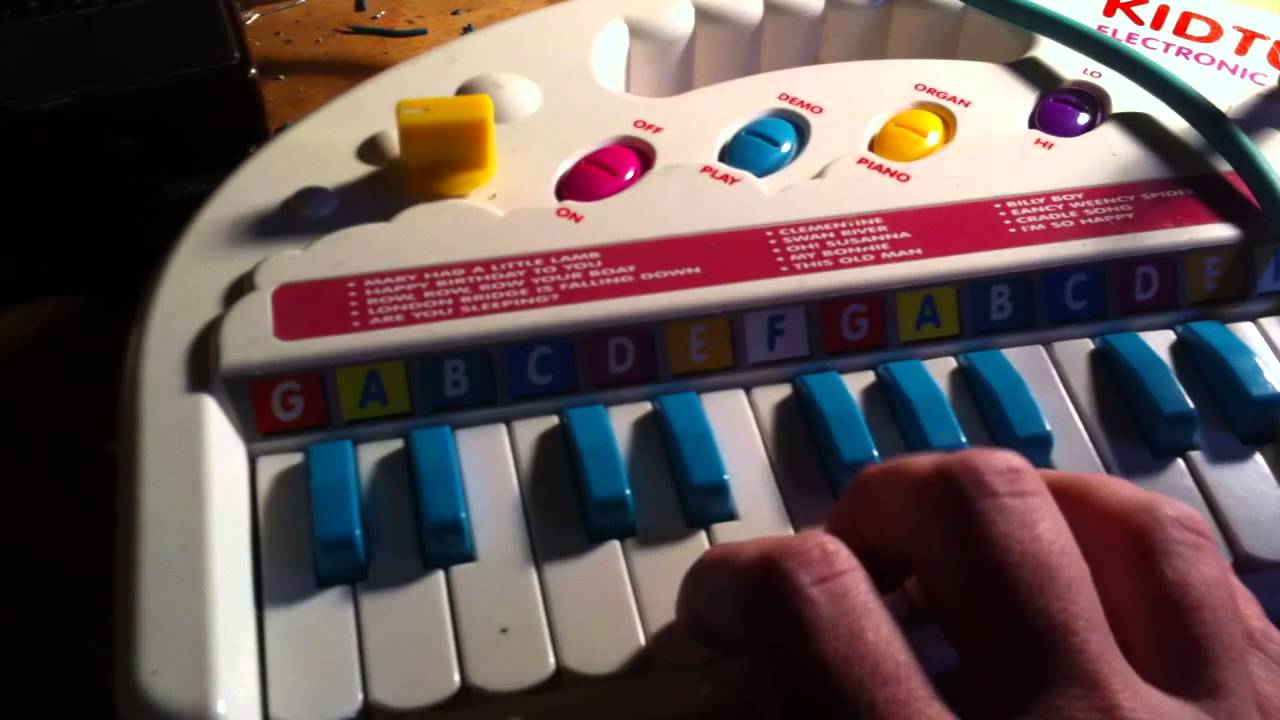 Synth from Toys - YouTube