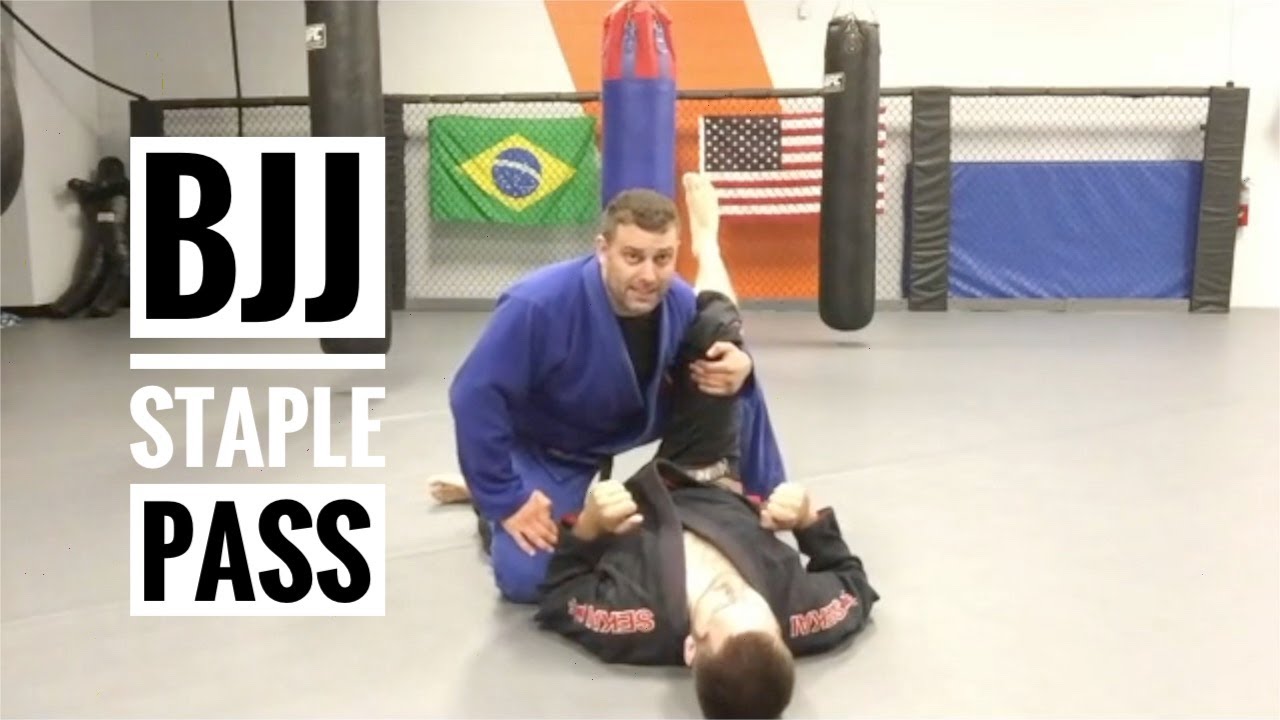 Brazilian Jiu Jitsu - (BJJ) - Passing Guard - Staple Pass - YouTube