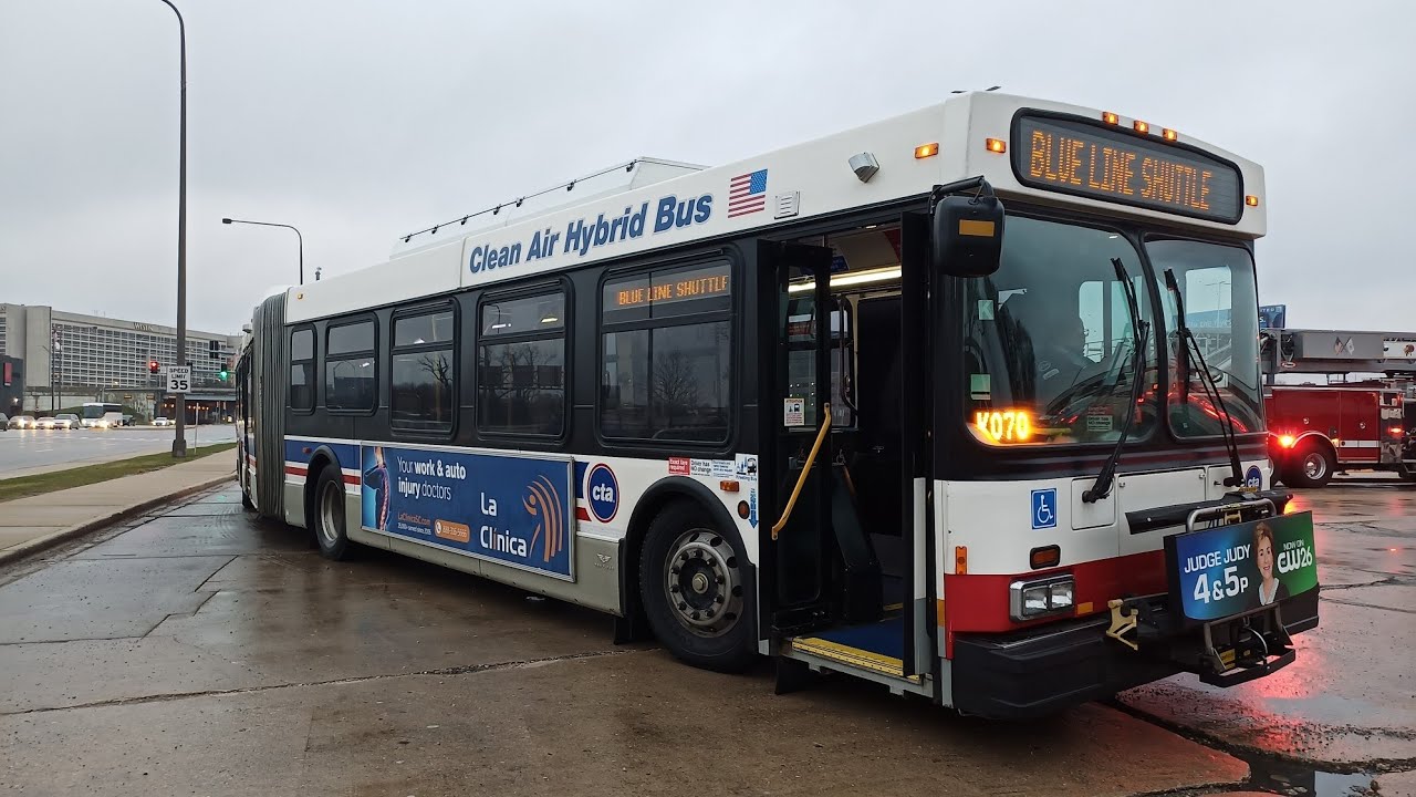 Ride On CTA 2008 New Flyer DE60LF 4008 On the Blue Line Shuttle to ...