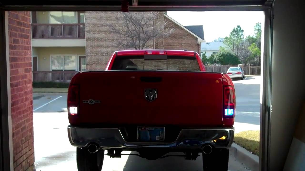 Whelen Vertex Split Red White Blue Led HAW - YouTube