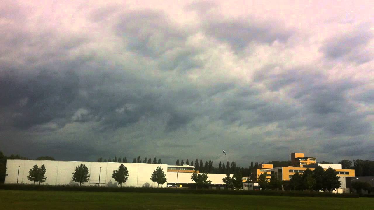 LOGO 550 SE - YouTube