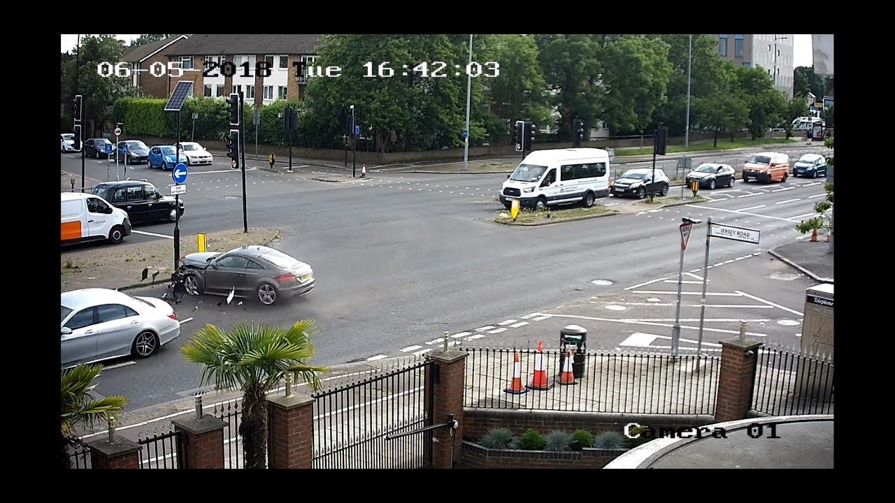 HIGH SPEED CAR CRASH 1080P HD with Sound: Audi TT and Mercedes S Class ...