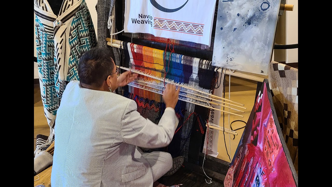 Dine (Navajo) Twill Weaving - YouTube
