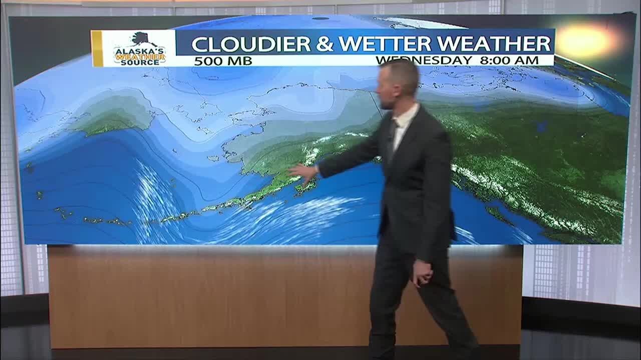Passing showers today, with widespread rain into Wednesday - YouTube