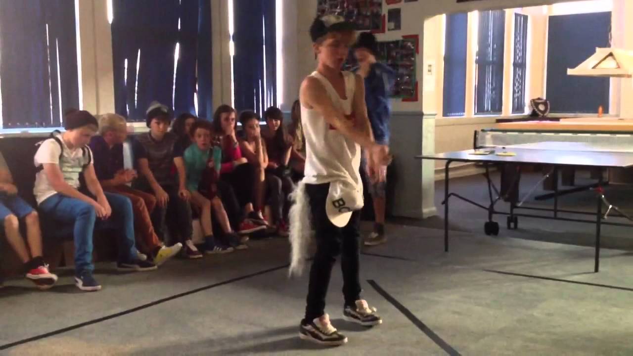 Pumped Up Kicks (Dance Battle) - YouTube