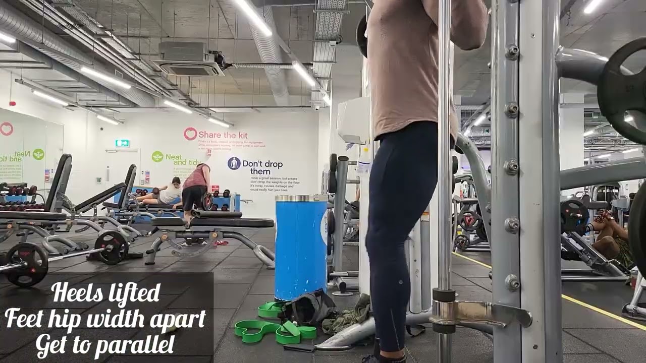 Quad focused Smith machine squats - YouTube