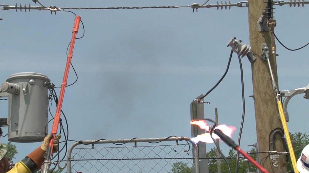 GENESEE COUNTY/National Grid Live Line demonstration - YouTube